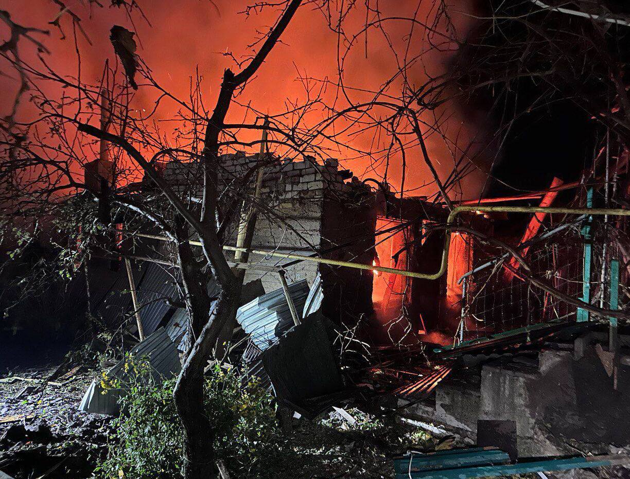РФ масштабно атакувала дронами Київщину та Одещину — загинула людина є постраждалі Читайте на