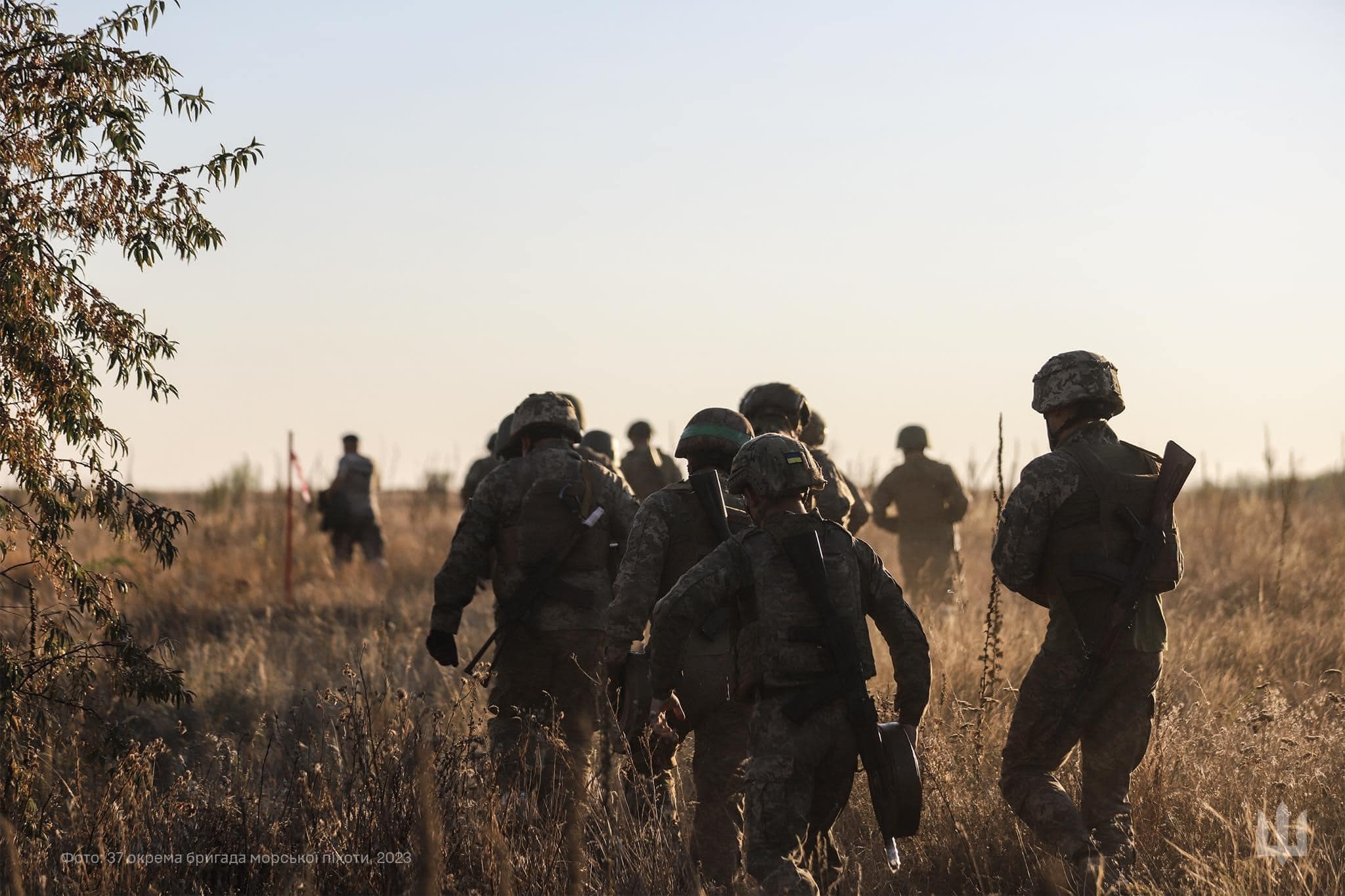 ЗСУ продовжують наступ у напрямку Бахмута та Мелітополя — зведення Генштабу Читайте на Ukr Net