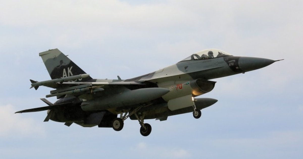 The Pentagon announced the first F-16 fighter jets delivery terms to ...