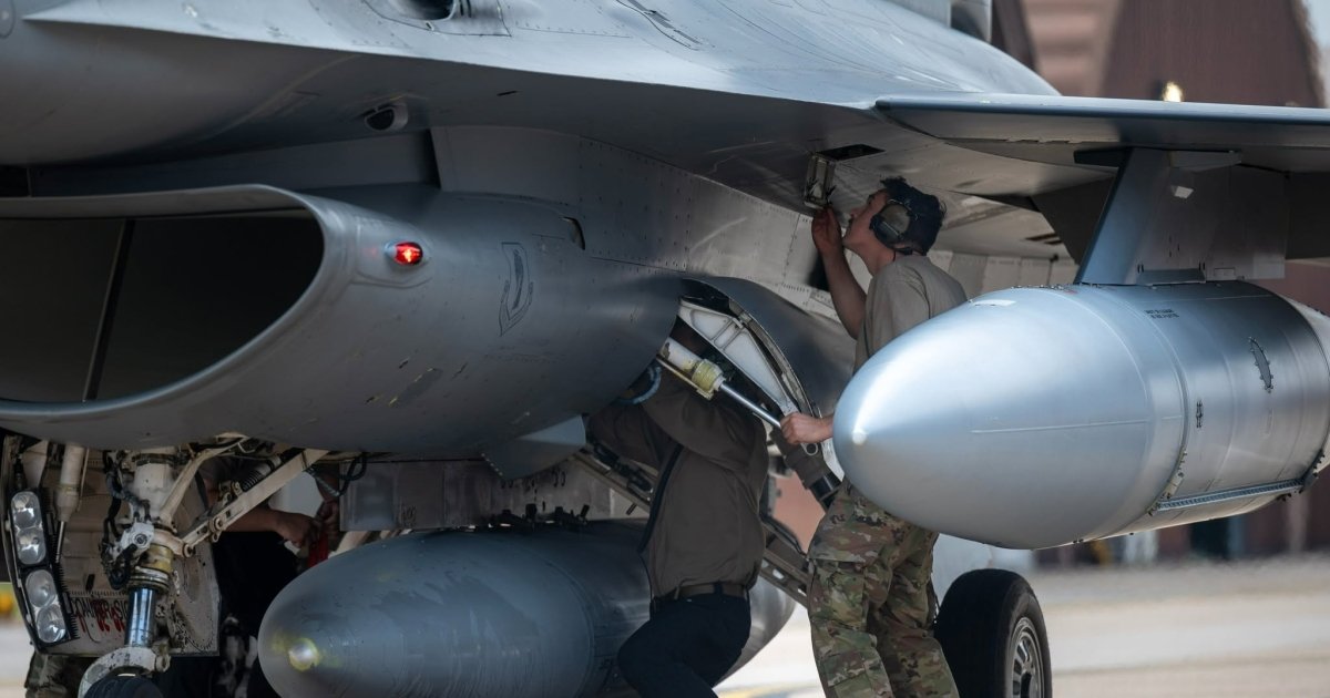 Pentagon orders AMRAAM missiles for Ukraine