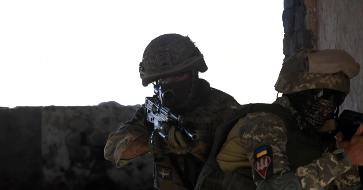 Azov fighters drove the Russian army out of positions near Terny — video
