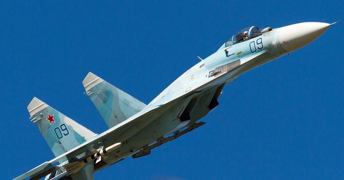 Su-27 fighter jet crashes in Russia