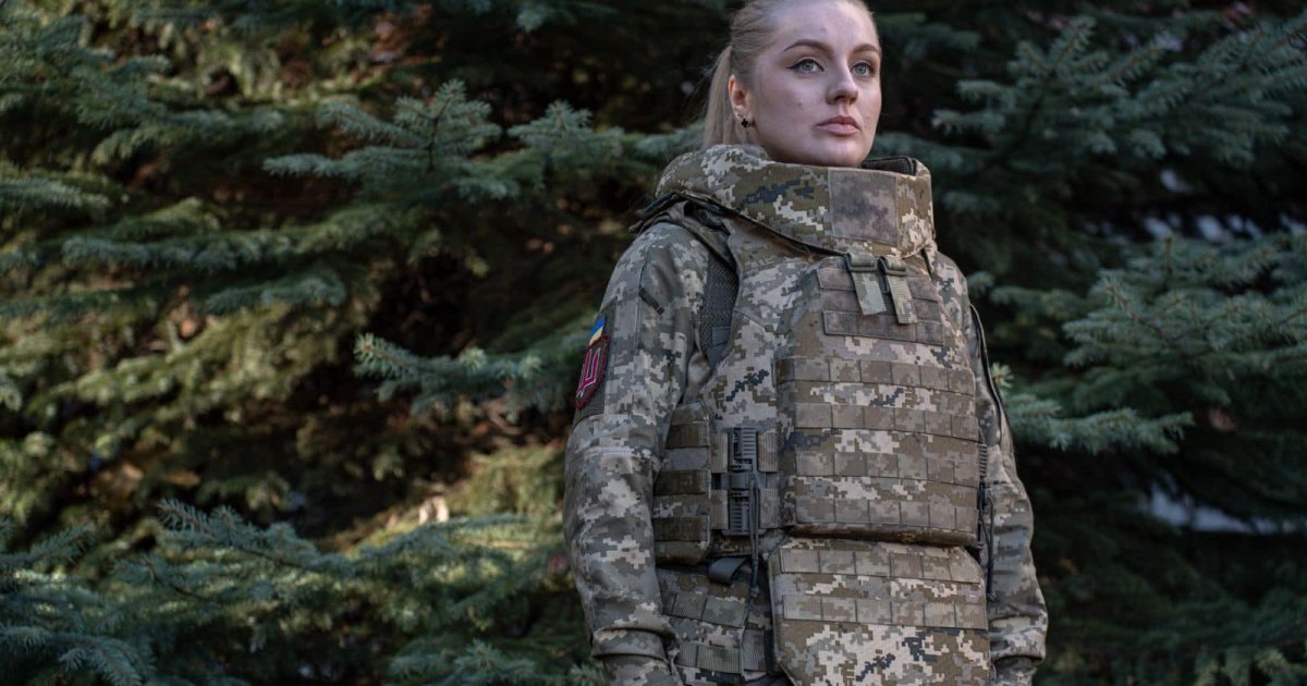 Ukraine's MoD certified the first bulletproof vest for female military ...