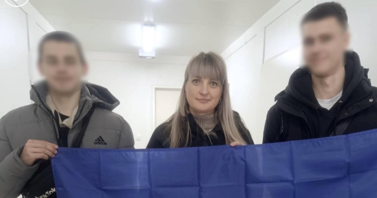 Ukraine returns 10 young men and women from TOT and Russia