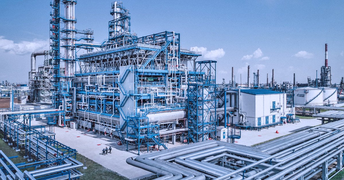 Omsk Refinery, the largest in the Russian Federation, lost half of its ...