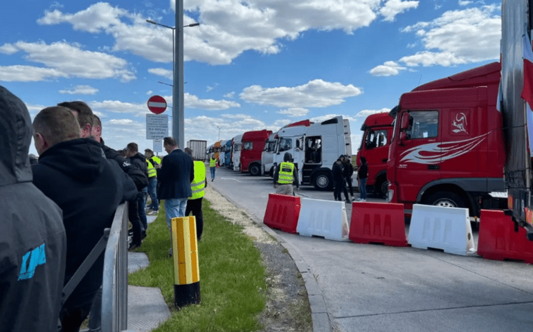 Lorry drivers in Poland are preparing to block checkpoints on the ...