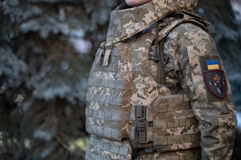 Ukraine's MoD certified the first bulletproof vest for female military ...